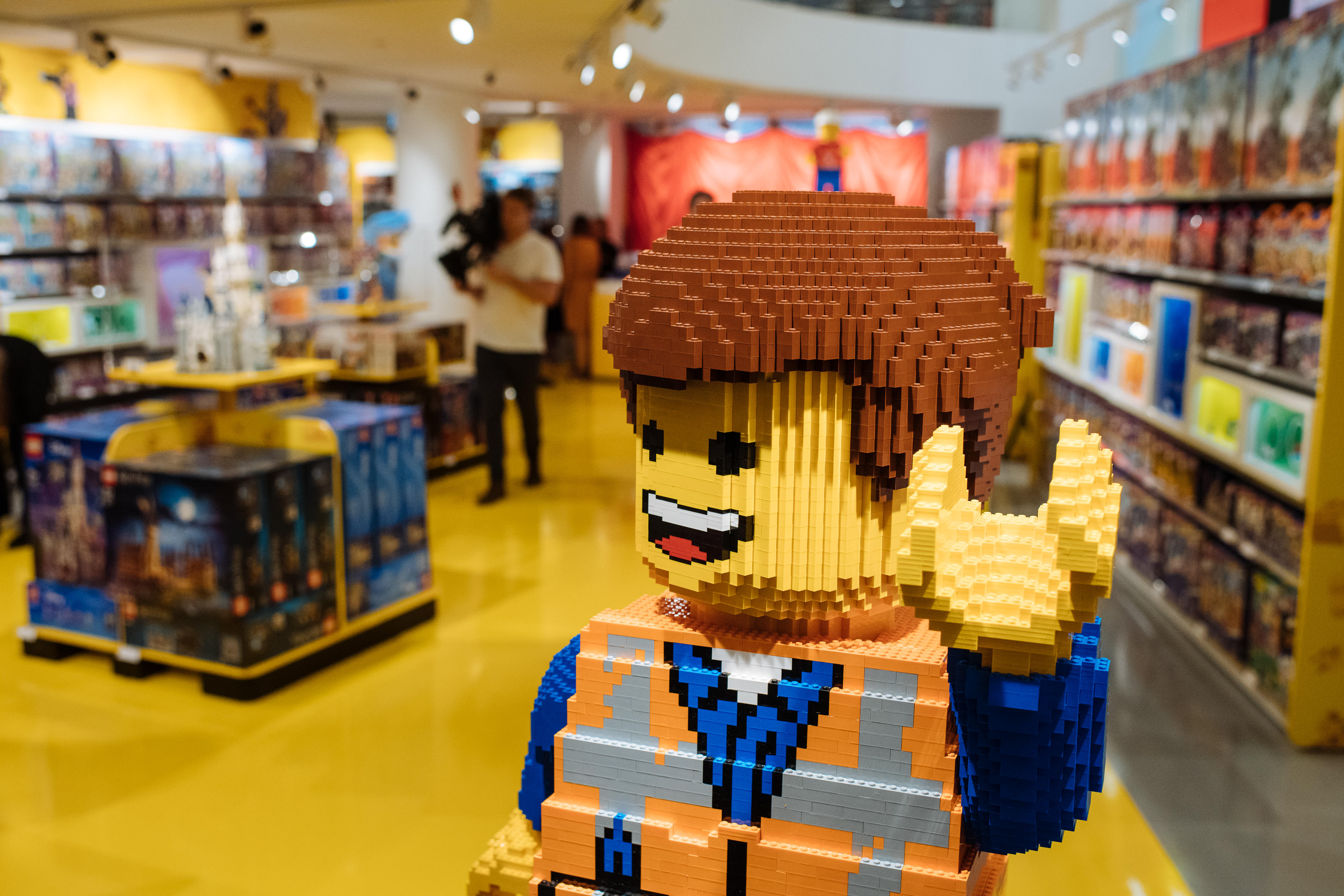6 Things We Learned From The Launch of LEGO's First Official Store in ...